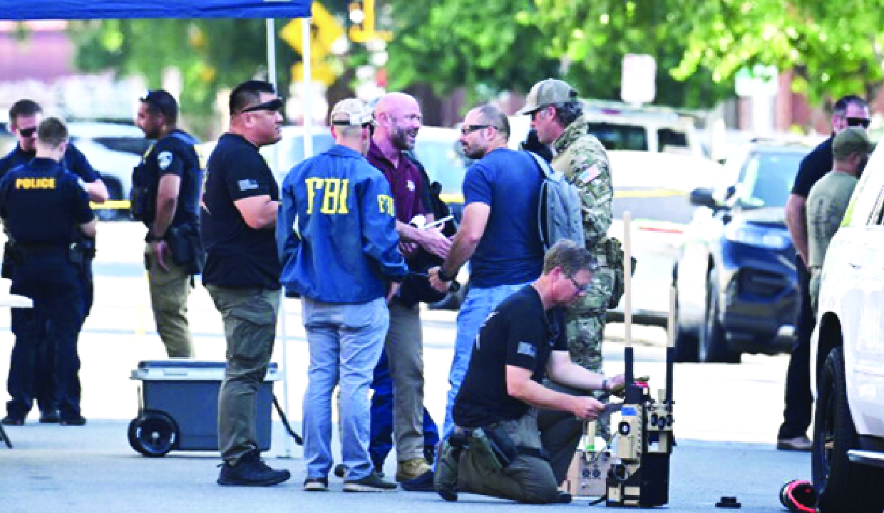 US police negotiate Bakersfield hostage standoff at Chase bank